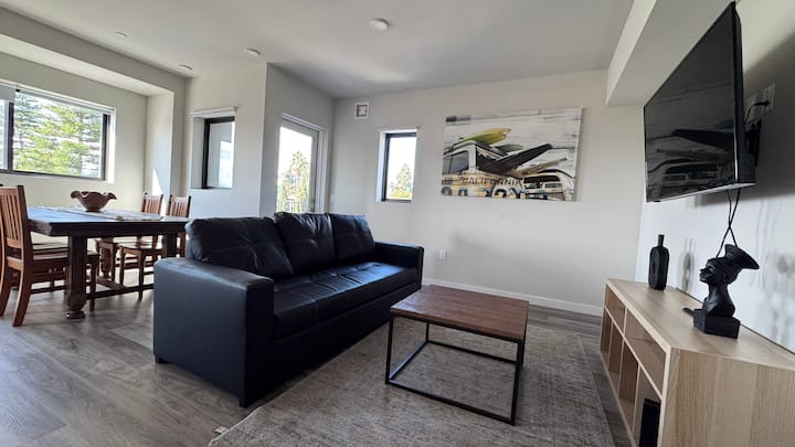 Hollywood Apartment With Parking - Mid-Wilshire - Los Angeles