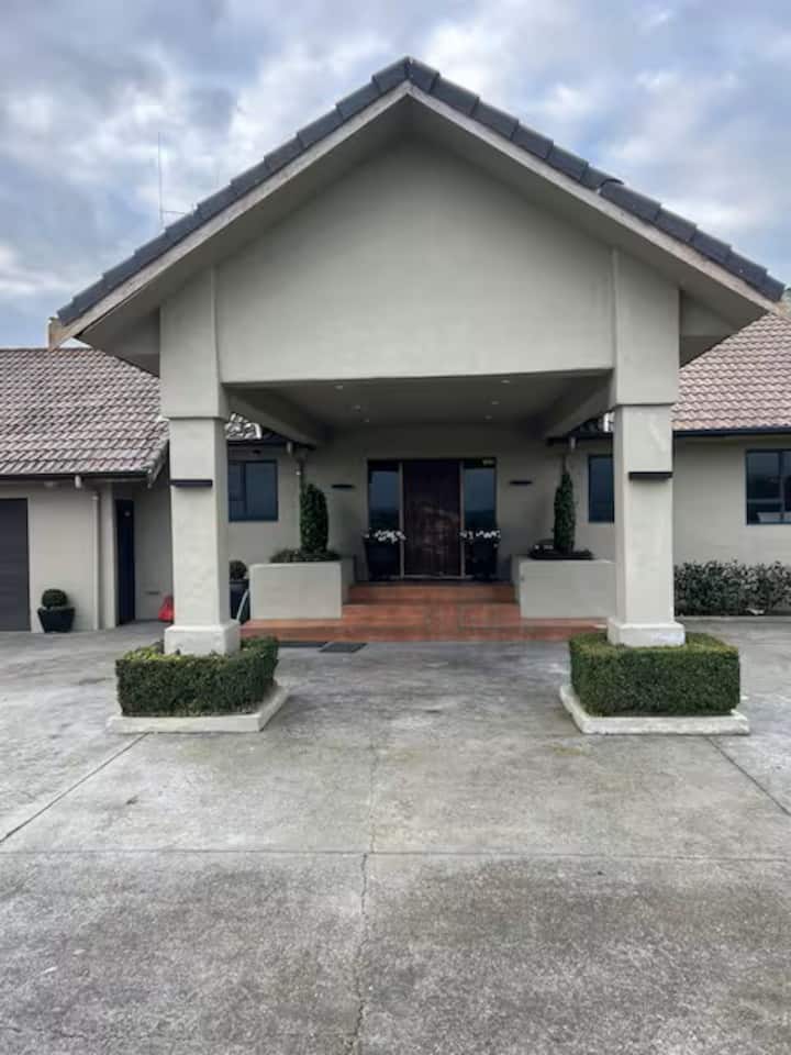 Hosts On The Coast Country Retreat - Huntly