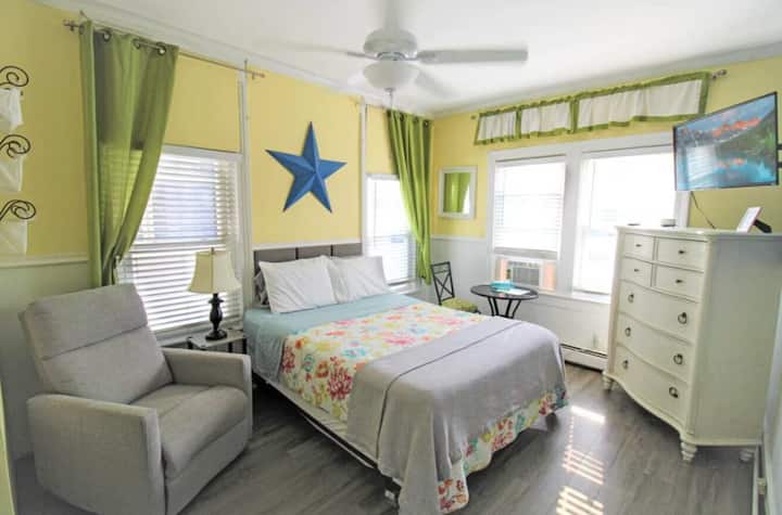 1st Floor Studio 2 Blocks To Beach - Asbury Park, NJ