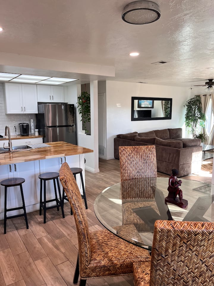 Coral Beach Home, Next To Navy. For All Family. - Port Hueneme, CA