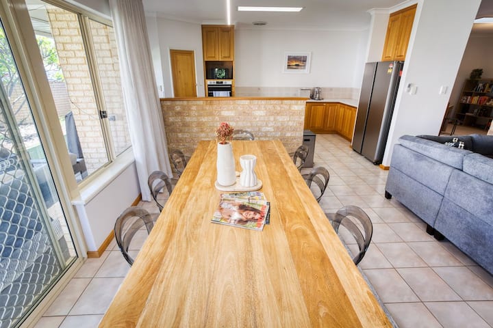 Ibis Rest Beach House - Busselton