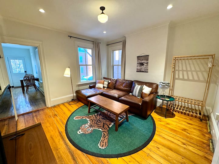 Stylish Condo In Downtown Portland W/ Private Yard - Portland, ME
