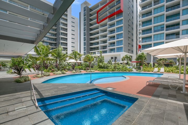 Affordable & Comfortable 2-bed Apt Harbour Town - Australian Outback Spectacular