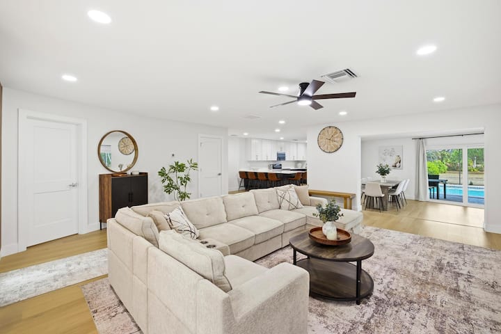 Modern Pool Home In Nokomis - Venice, FL