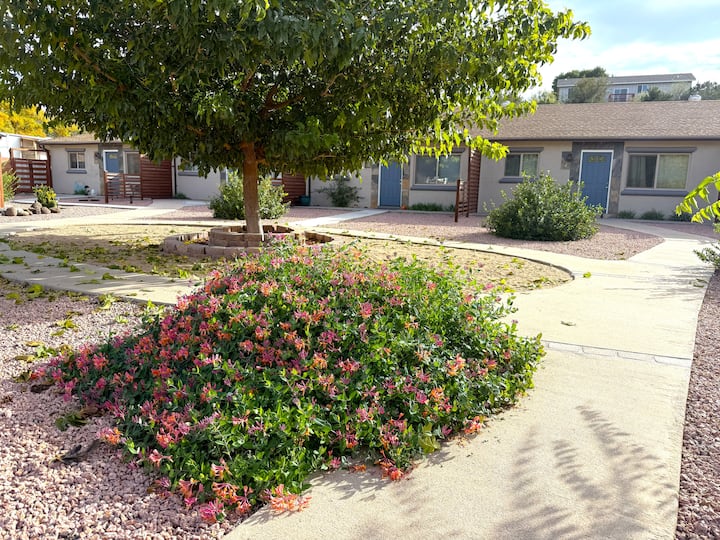 Mini Condo/ Villa #6, Yard, Privacy, Budget. - Camp Verde, AZ