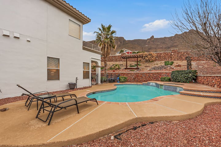 Eagle Point Mountain View Retreat W Pool - El Paso Zoo and Botanical Gardens