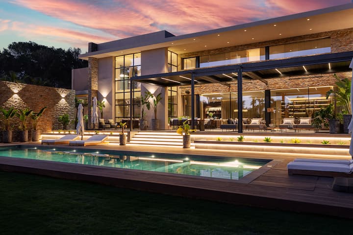 High-end Bali Style Villa With Tropical Garden - Magaluf