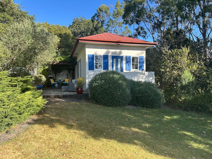 Santorini At Black Duck Farm | Spa Bath & Vines - Leongatha