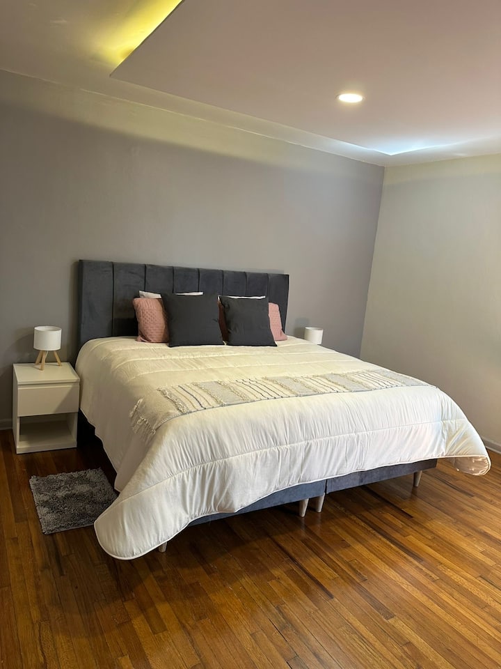 Amplio Departamento
 En La Colonia Juárez - Mexico City