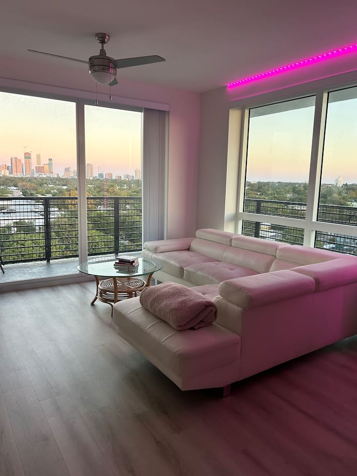 Top Floor Corner Penthouse - Coral Gables, FL