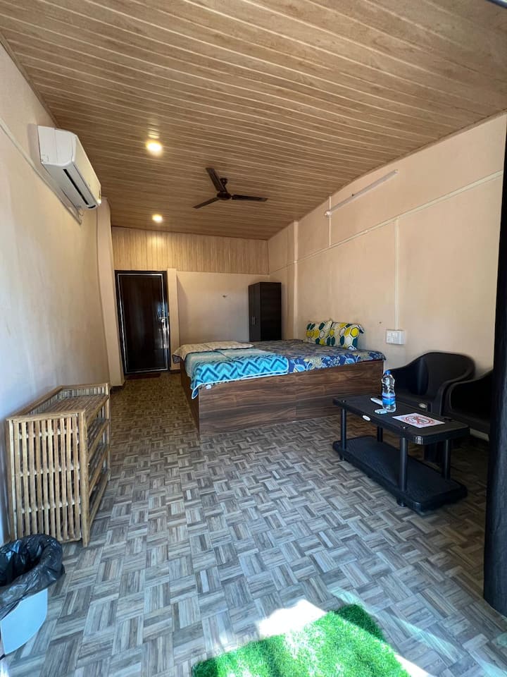 Private Beach Bliss, Waves, Sun, Pure Escape Now! - Ankola