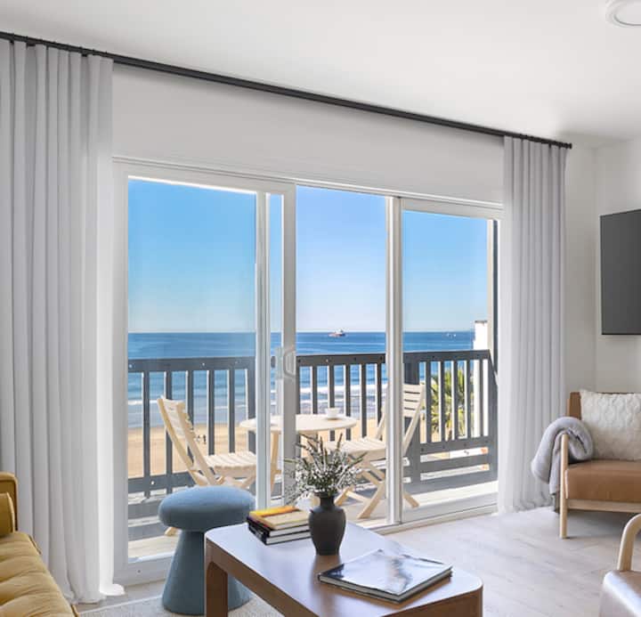 Ocean-front | Direct Beach Access | On The Strand - Manhattan Beach, CA