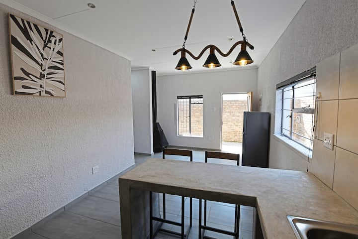 Soliha Guesthouse - Escape - Secunda