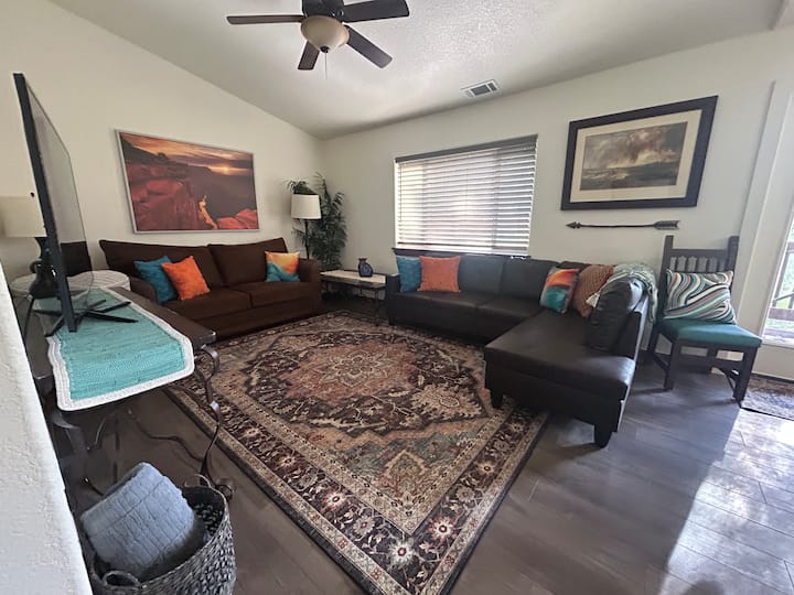 *Cozy* Beech Cabin Getaway, Recently Remodeled! - Flagstaff, AZ