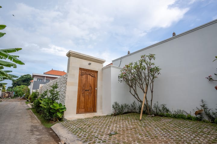 Cassandra-lotus A - Sanur