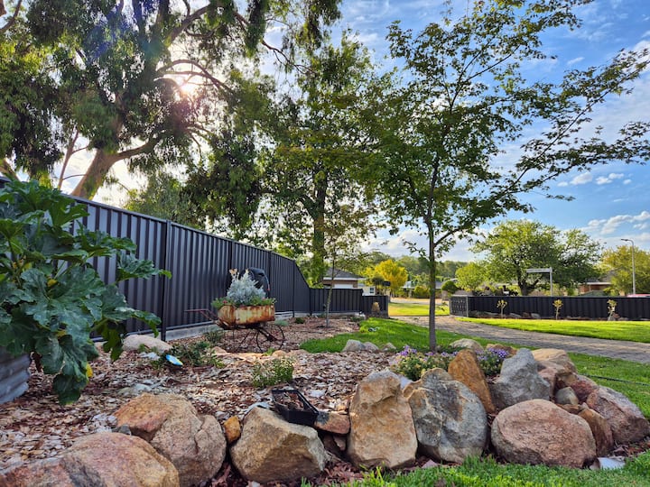 Casa Piedra Retreat - Wangaratta Railway Station