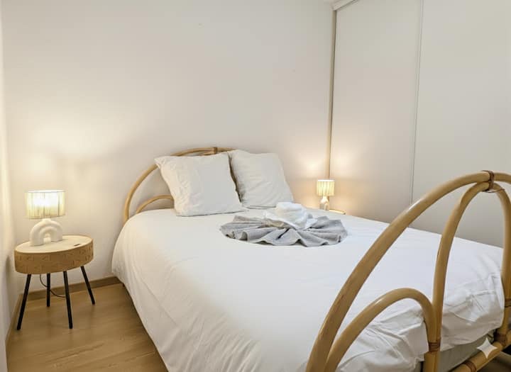 Grand 70m² • Gare à Pied • Fibre • Parking - Dole