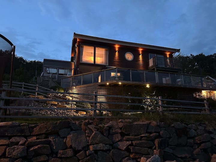 Rymligt Hus Med Karaktär Och Fantastiskt Läge. - Kungsbacka