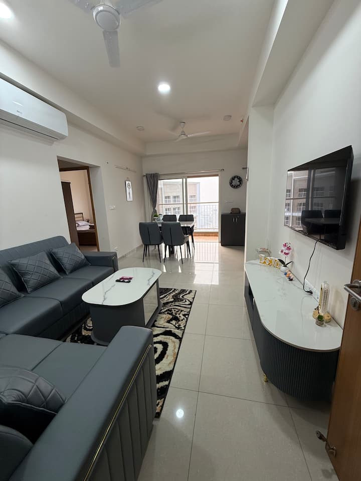 Skyline Heights | 33rd Floor Luxury 2bhk - Gandhinagar