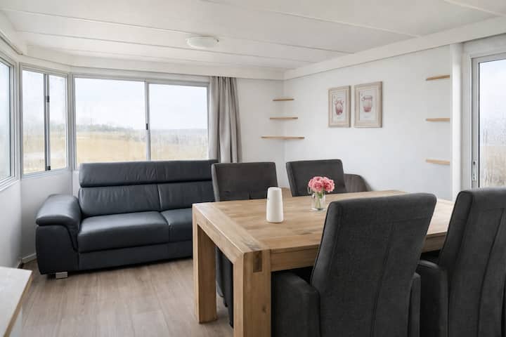 Privé-plek Met Veel Rust En Ruimte - Lemmer