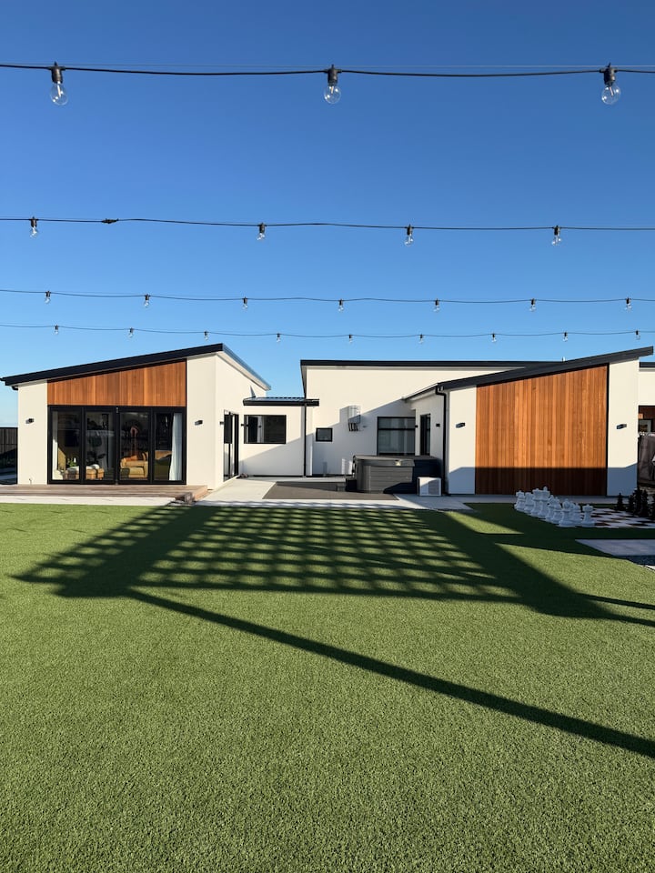 Darfield Retreat - Darfield