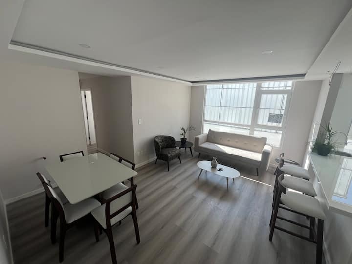 Penthouse 2 Dormitorios
Excelente Ubicación
Nuevo - La Paz