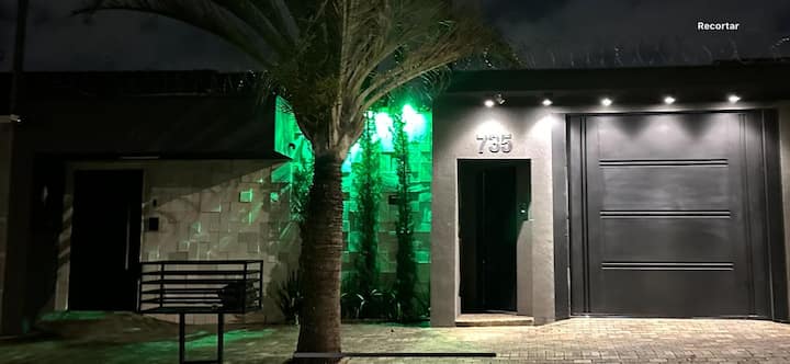 Casa Para 10 Pessoas 
Garagem 2 Carros - Uberlândia