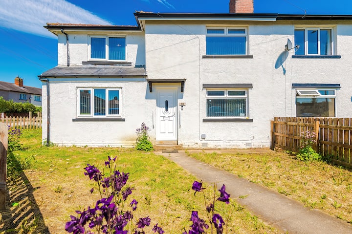 Stylish 5-bed Retreat | Skipton Town | Sleeps 10 - Skipton