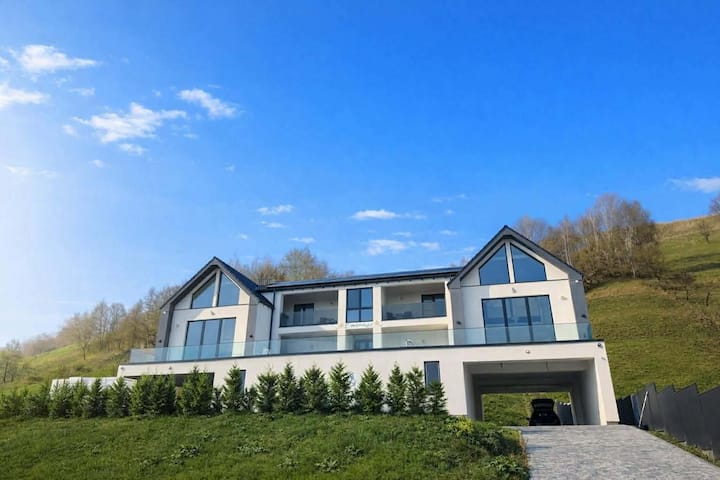 Vila Emirage Pool And Spa - Bran