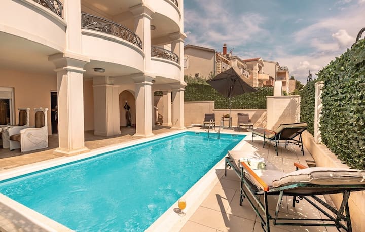 Vila Chiara - Promajna