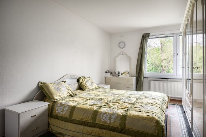 Large Light Room In Southern Stockholm - Stockholm