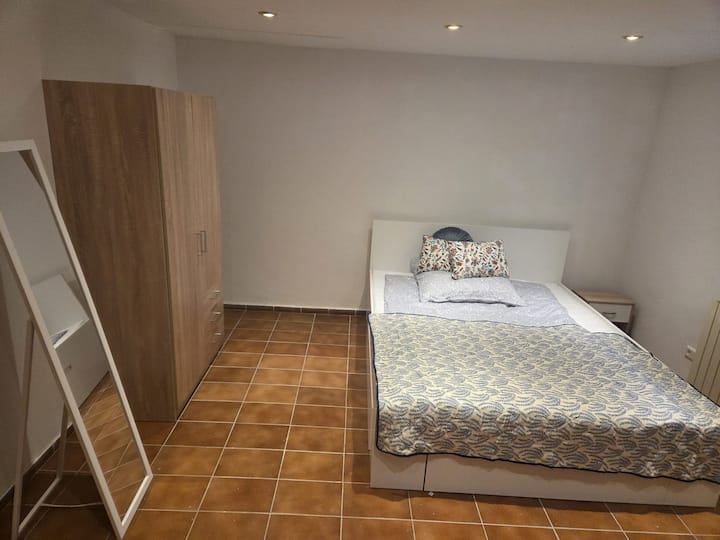 Möbliertes Zimmer (Nur Frauen) – Ruhige Lage - Kandel