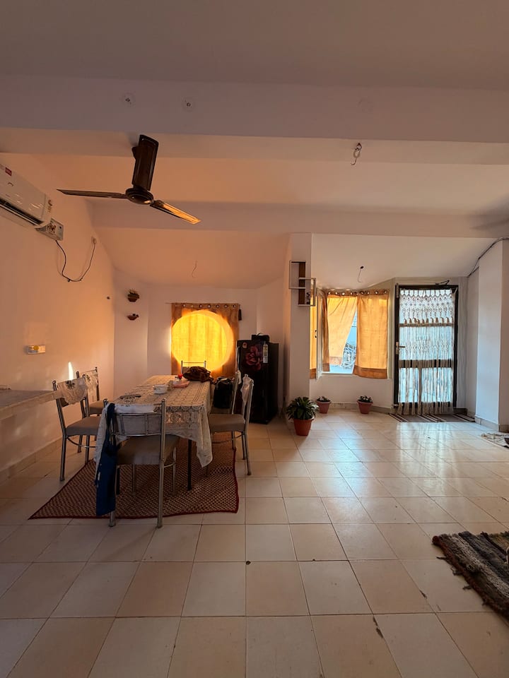 Daizy's Den. - Charbagh railway station - Lucknow