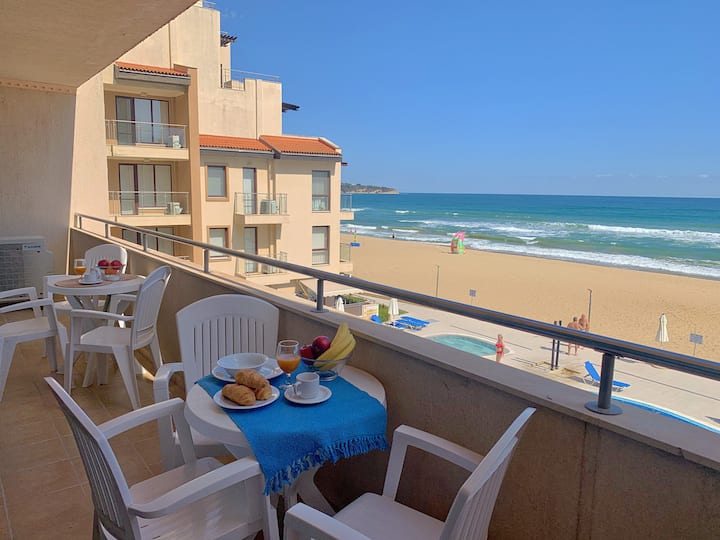 Luxury Apartment On The Beach In Obzor - Obzor