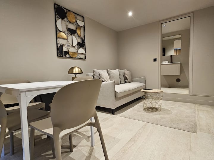 Studio Entièrement éQuipé Au Calme, Proche De Lyon - Dardilly