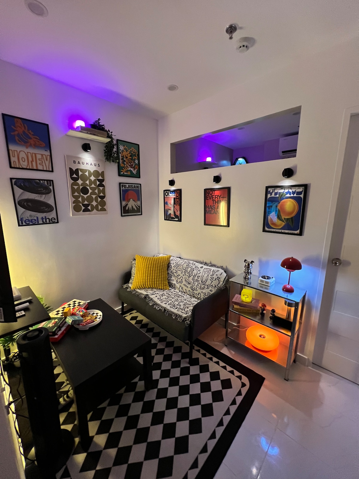 Cozy 1BR City-View Condo in QC/Staycation Ready - Apartments for Rent ...