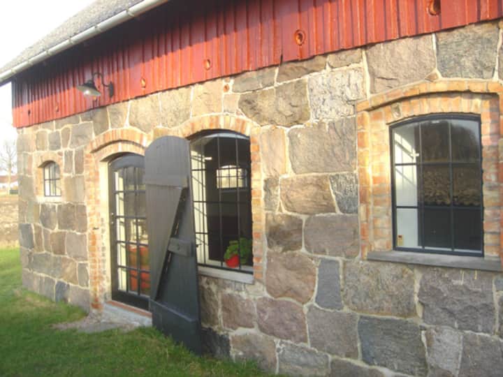 Smultronstället - Stort Gästboende Med Bastu. - Viken