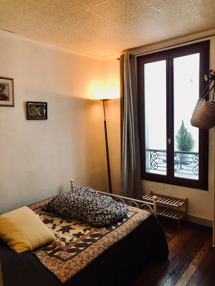 Charmant Deux Pièces Au Pied De Montmartre - Paryż