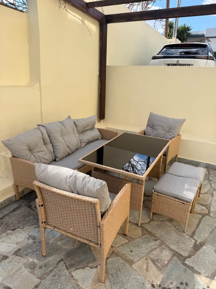 7th Stop Coastal Living Ground Floor - Athens Airport Eleftherios Venizelos (ATH)