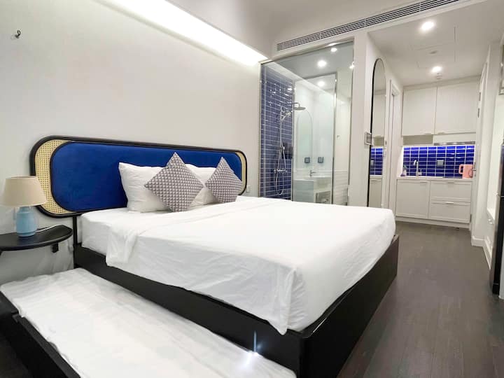 Budget-friendly Sunset Town Home Duallkey Studio - Phú Quốc