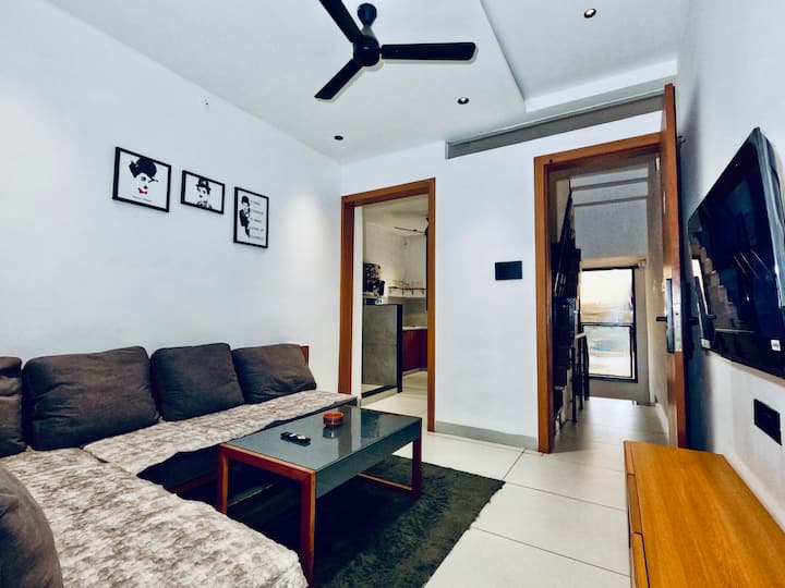 Vijay Nagar Elite: Central 2bhk Luxe Living 002 - Indore