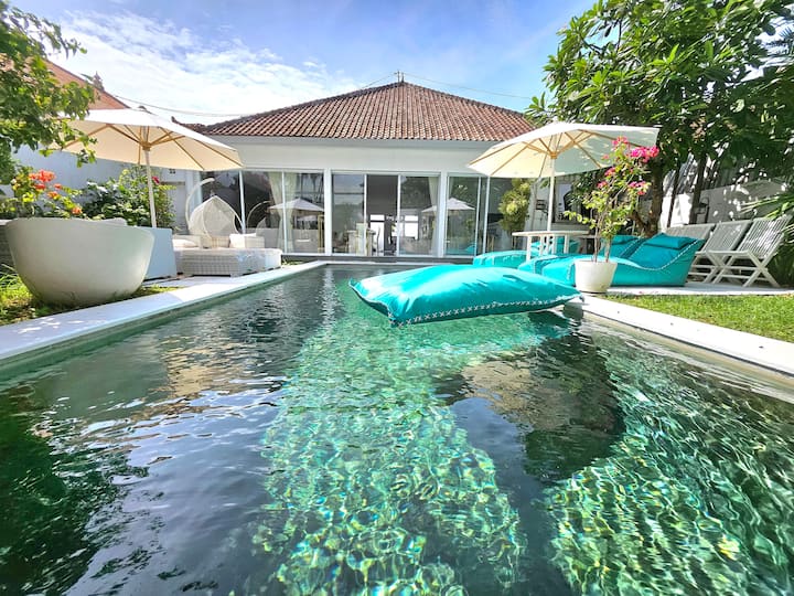 Lovely Beautiful Rice Fealds Villa With Billiard - Seminyak