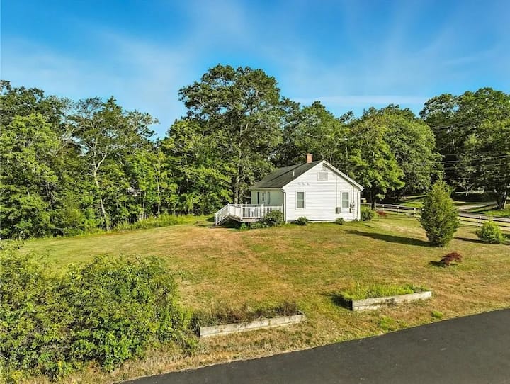 A Peaceful Retreat Located Minutes From The Beach! - Rhode Island