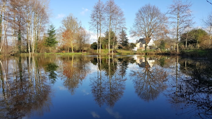 Gîte De L'étang, Piscine Chauffée, Parc Privé - Avranches