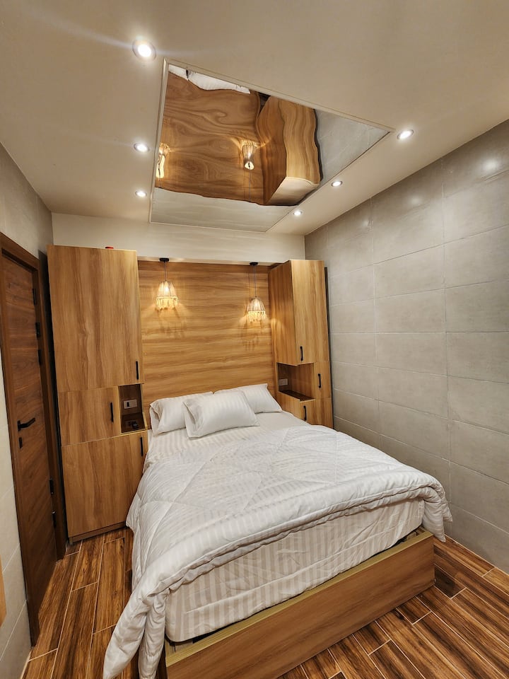 Zamalek Studio: Warm / Central - Kairó