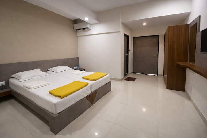Stayguru Hari Om Residency - Ac Executive Room - Bhuj
