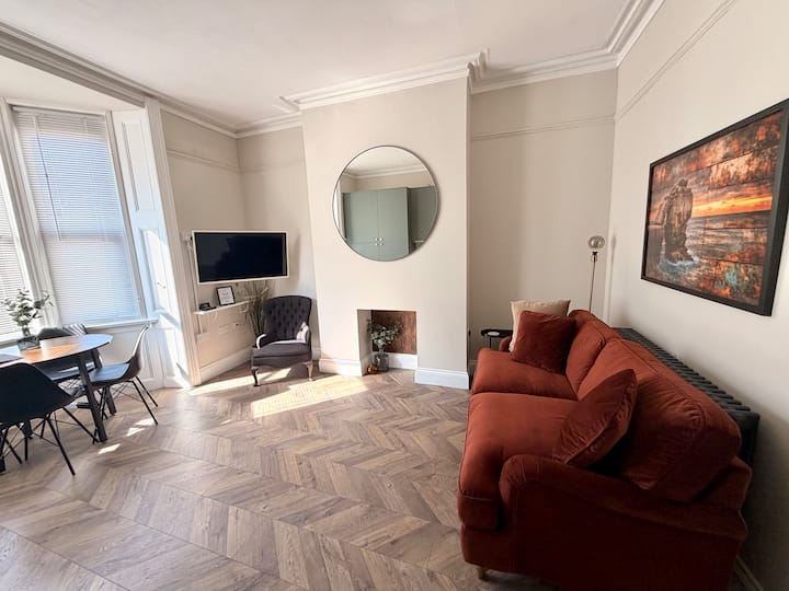 Foundry Green• Stylish Coastal Stay• Walk To Beach - Weymouth