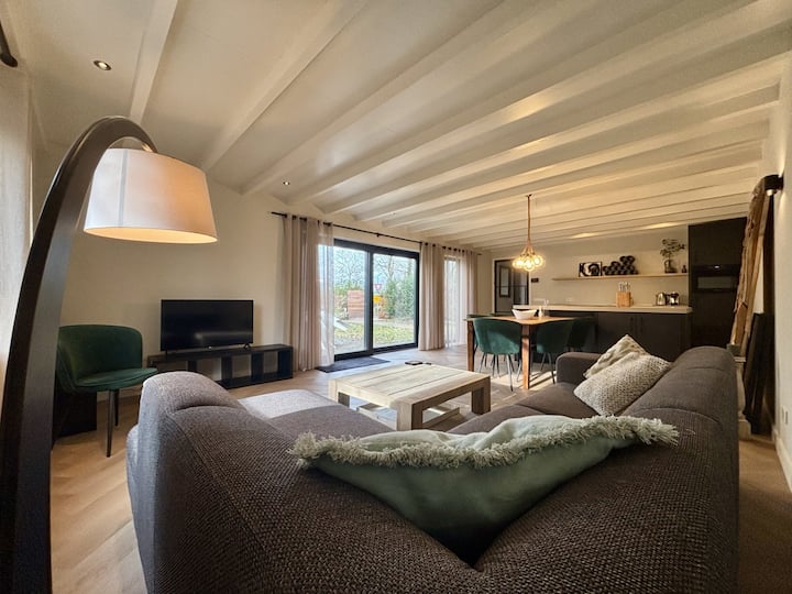 Luxe 6-persoons Bungalow In Bosrijke Omgeving - Valkenswaard