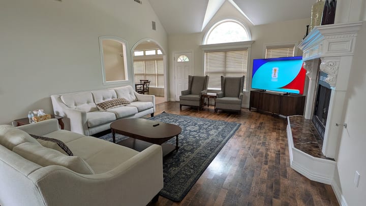 Cozy Family Home Near University Of Arkansas - Fayetteville, AR