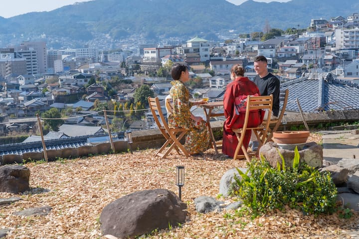 99 Steps/a Quiet Hilltop Stay Above Sasebo - Sasebo